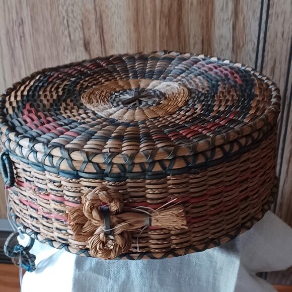 Antique | Storage & Organization | Vintage Wicker Sewing Basket | Poshmark